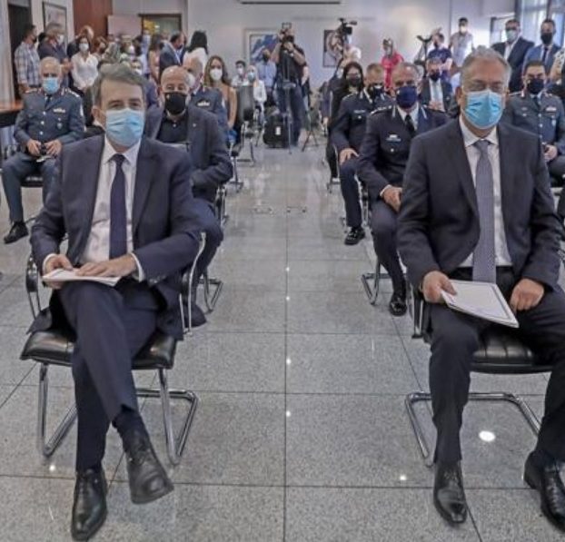 Οι δηλώσεις του απερχόμενου και του νέου Υπουργού την τελετή παράδοσης ...