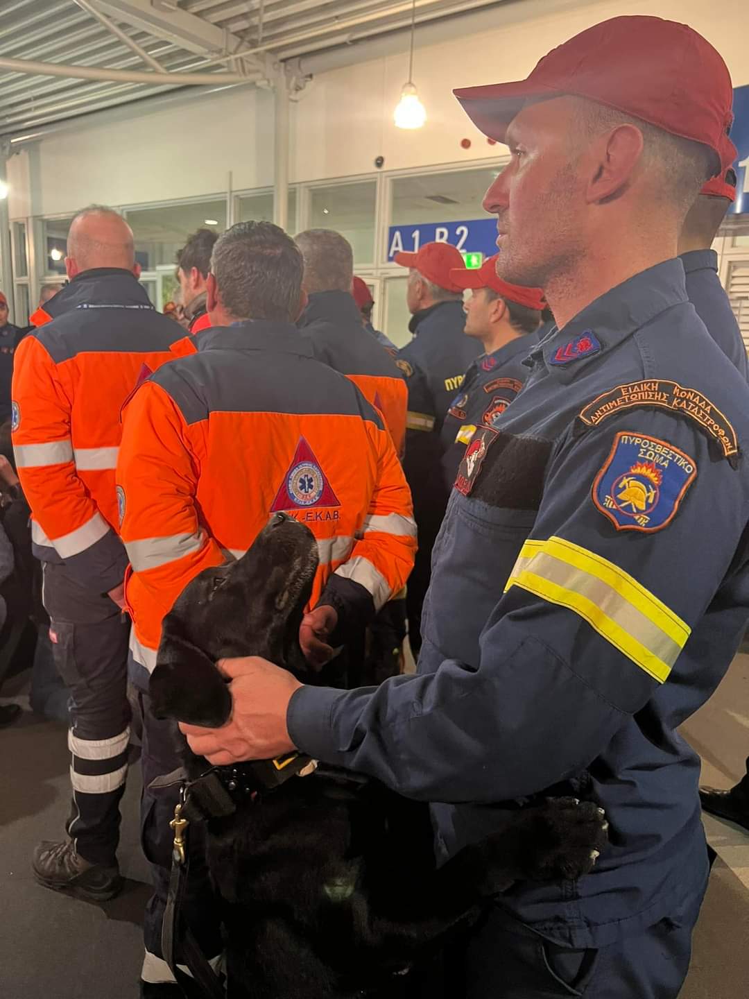 Επέστρεψαν στην Ελλάδα οι διασώστες της 1ης ΕΜΑΚ από την Τουρκία ...