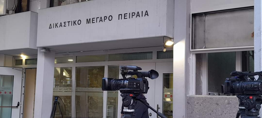 Νέα μεταγωγή στα Δικαστήρια Πειραιά για τους συλληφθέντες της Δίωξης ...